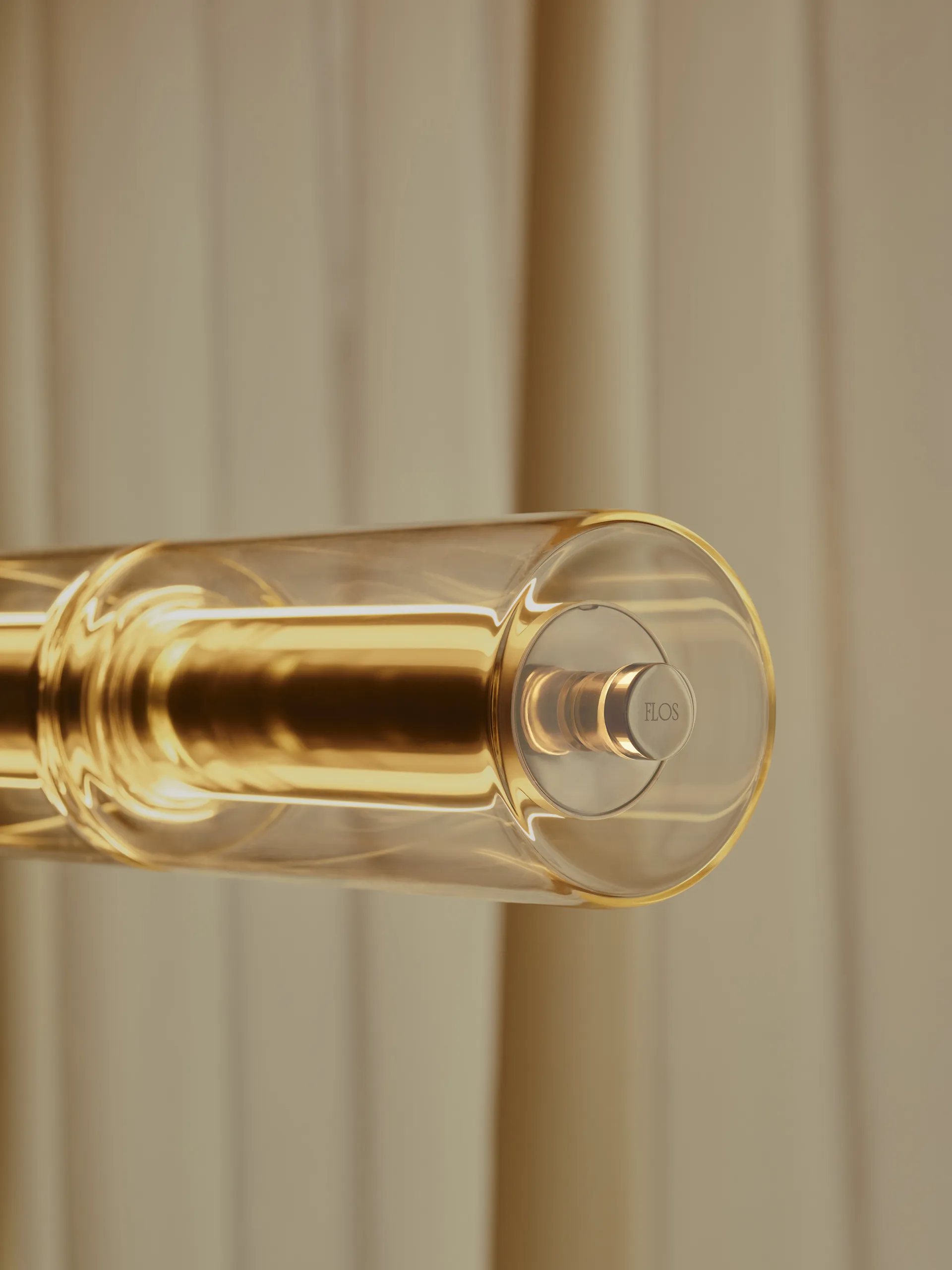 Kjøp Luce Cilindrica S1 pendel 165,6 cm fra Flos | Svenssons.no